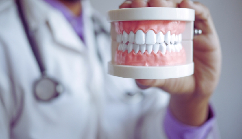 Best Way to Store Dentures Long-Term